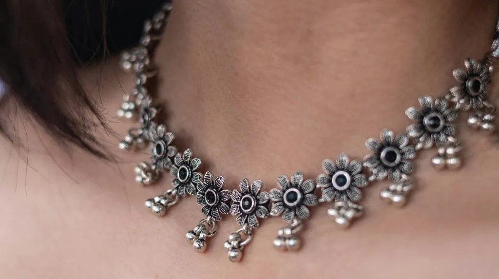 Sustainable Necklace vs Chain: What’s the Difference and Which Should ...